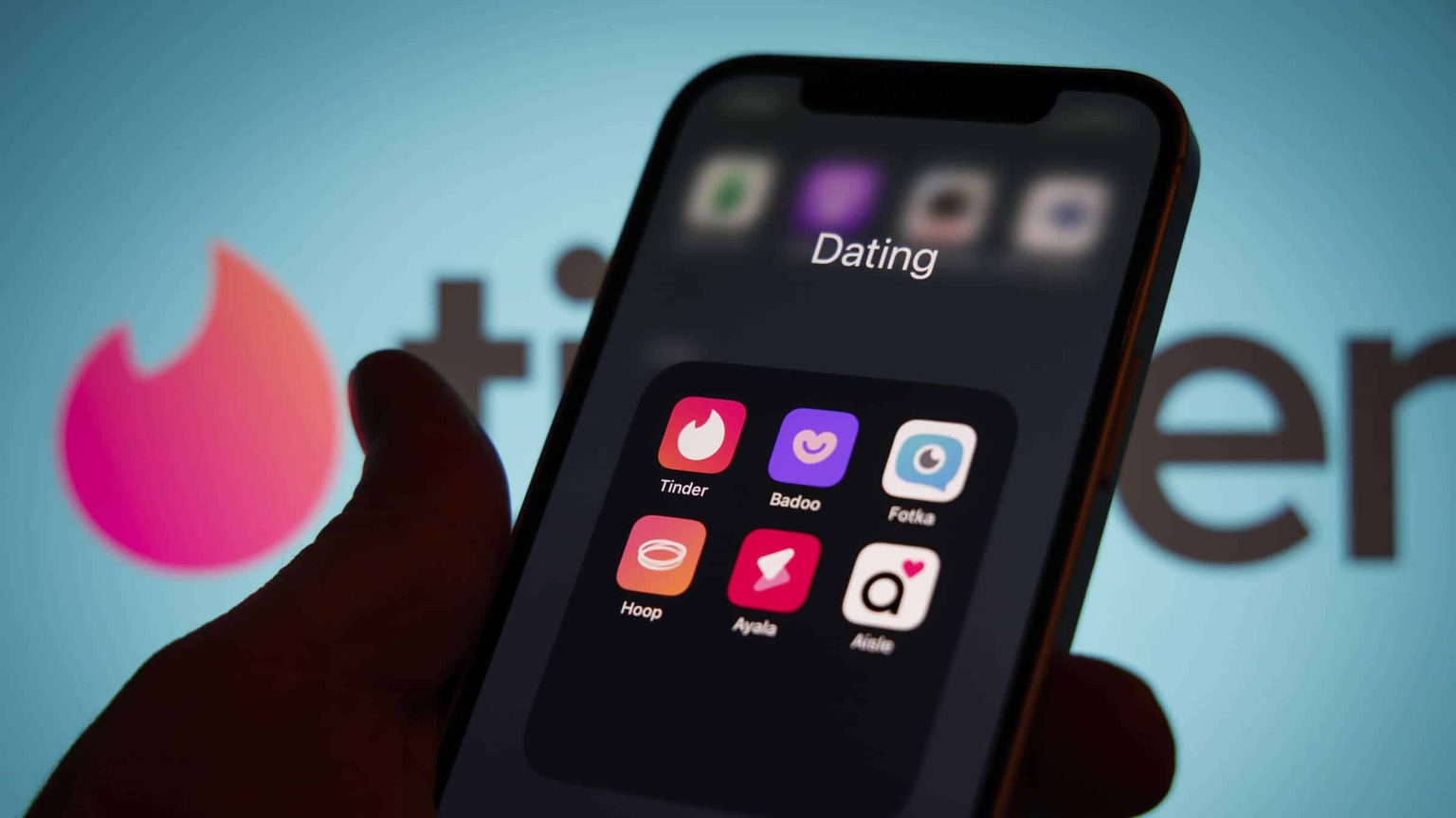 8 Reasons Your Husband Gets Texts & Spam from Dating Sites - SwindlerBuster